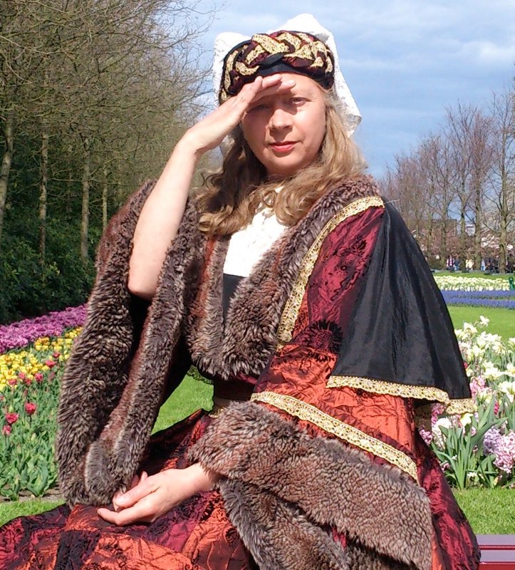 THEATER – Erzsebet Hatvari